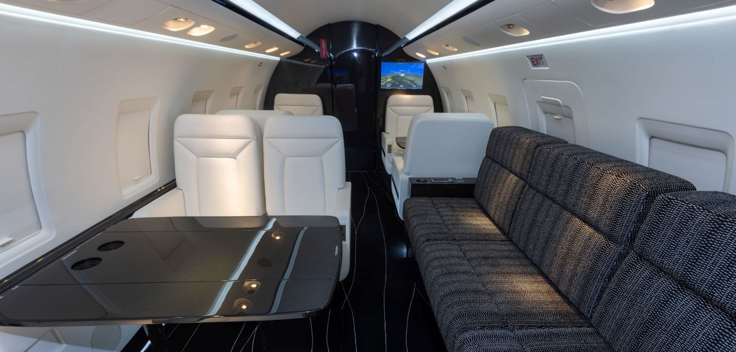 Challenger 604 fitted with Collins Fusion and Venue at West Star ...