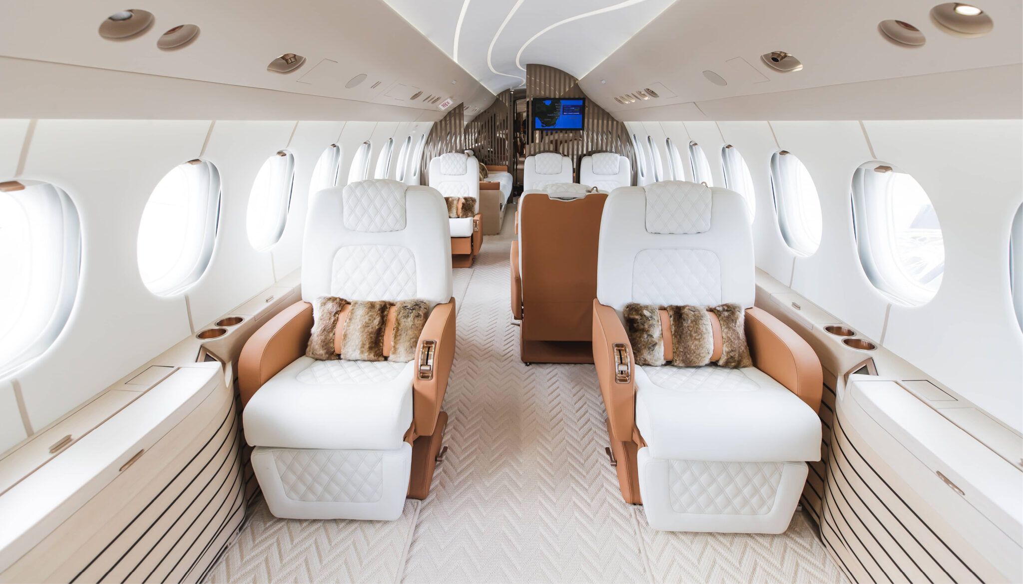 Embraer unveils medevac interior for the Phenom 300 light jet ...