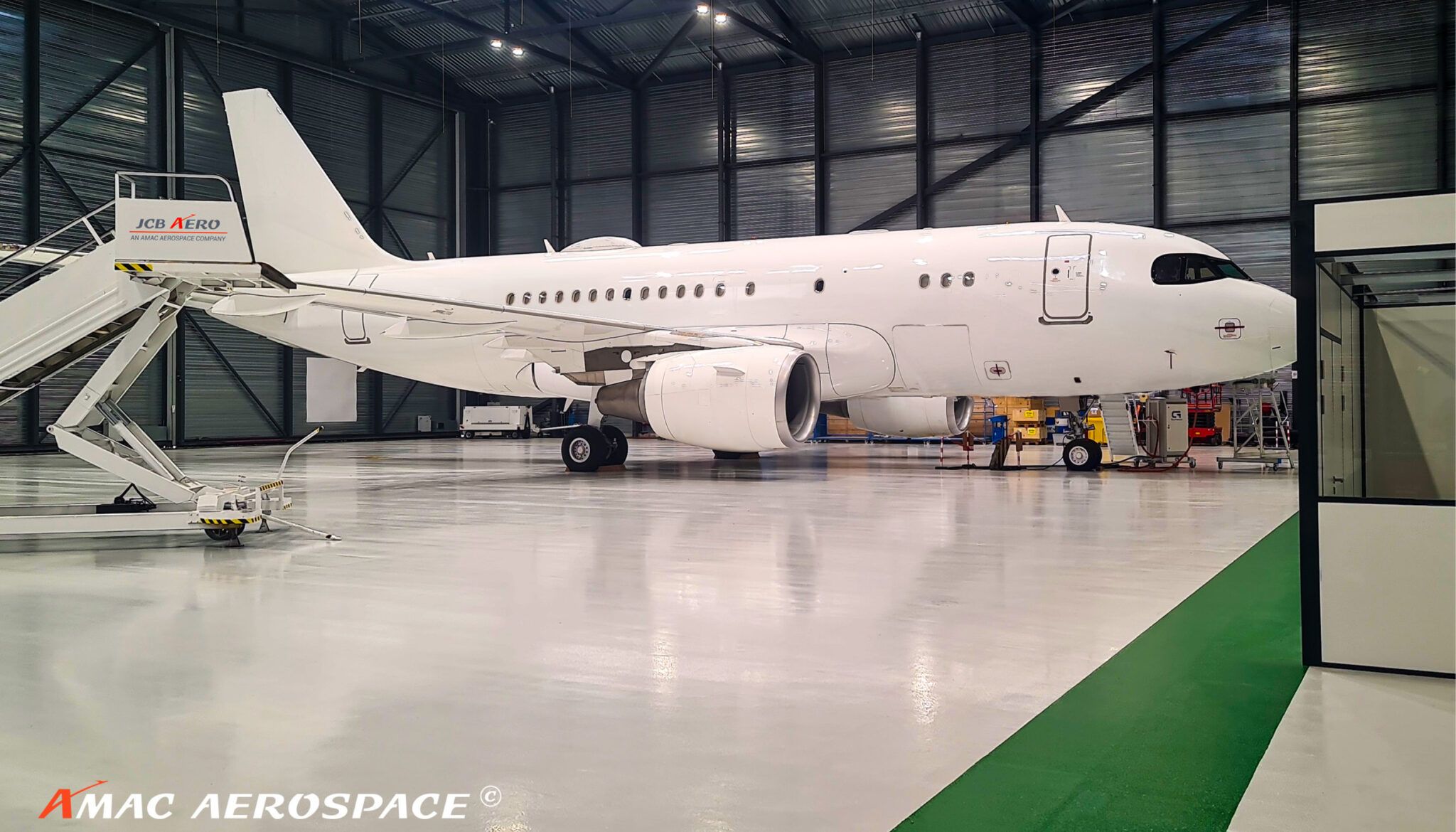 Embraer unveils medevac interior for the Phenom 300 light jet ...